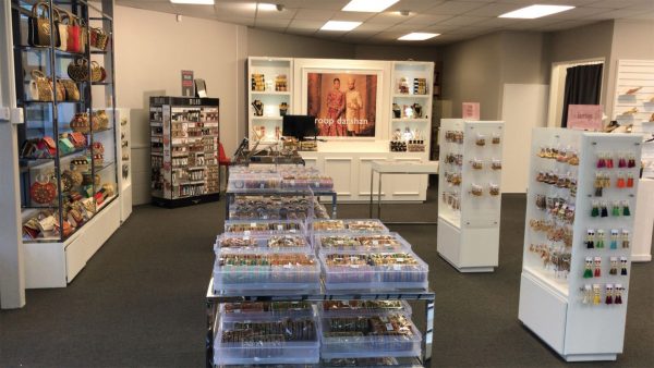 Roop Darshan Indian Jewelry Store Display Design and Store Fixture ...