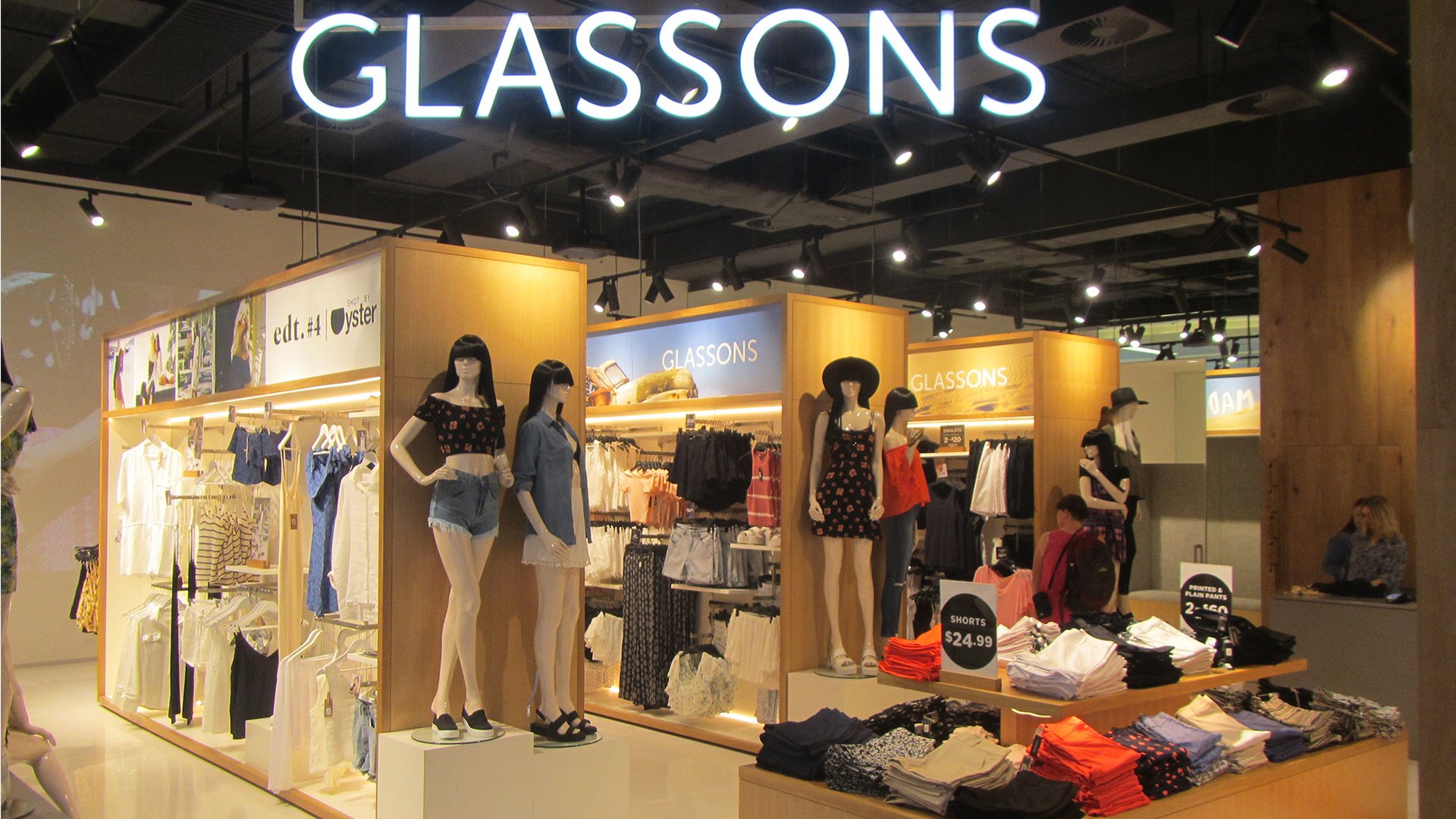 Classique Ladies' Clothing Store Design and Shopfitting Manufacturing ...
