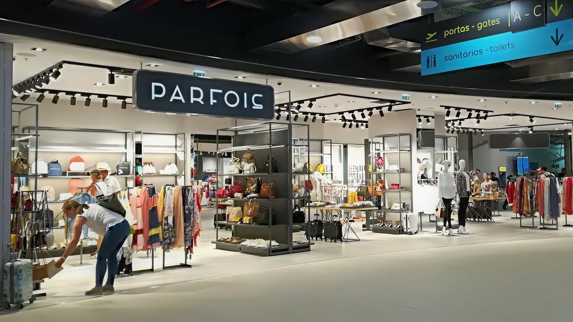 Pera Bags Shop Design & Shop Display Furniture Manufacturing